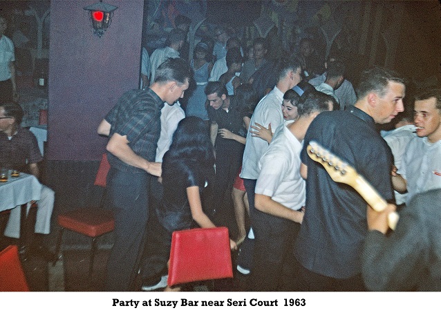 Index of /Pictures/1963_Komada-Peter/Suzy-Bar/