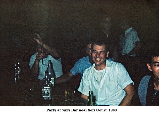 Index of /Pictures/1963_Komada-Peter/Suzy-Bar/
