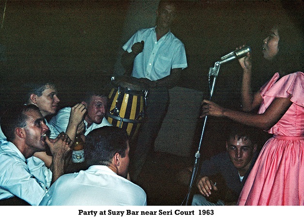 Index of /Pictures/1963_Komada-Peter/Suzy-Bar/